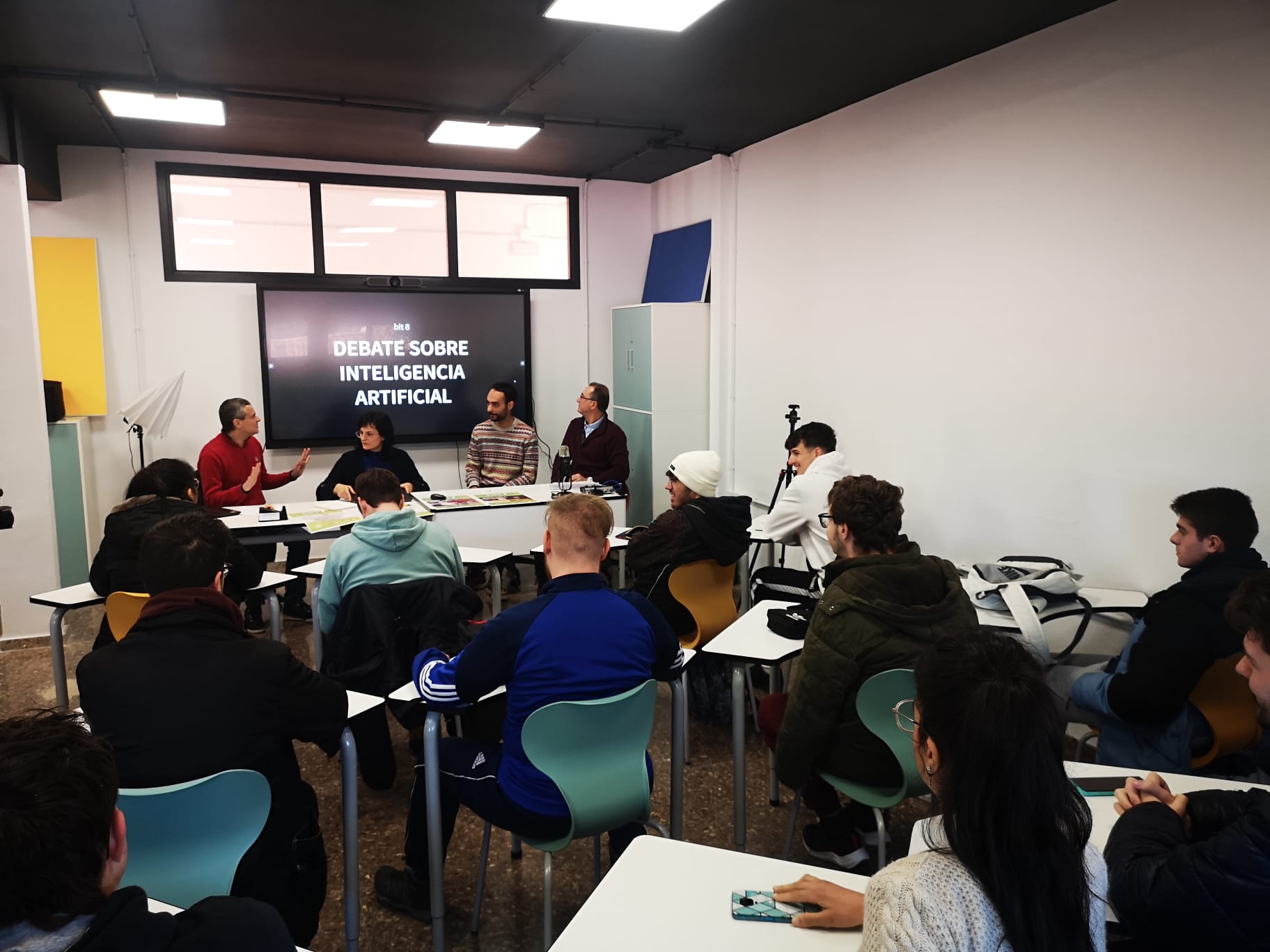 Debate sobre Inteligencia Artificial en el IES Virrey Morcillo, dentro ...